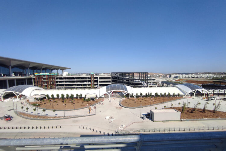 STFE : membrane unique, souple, légère et transparente en trois projets