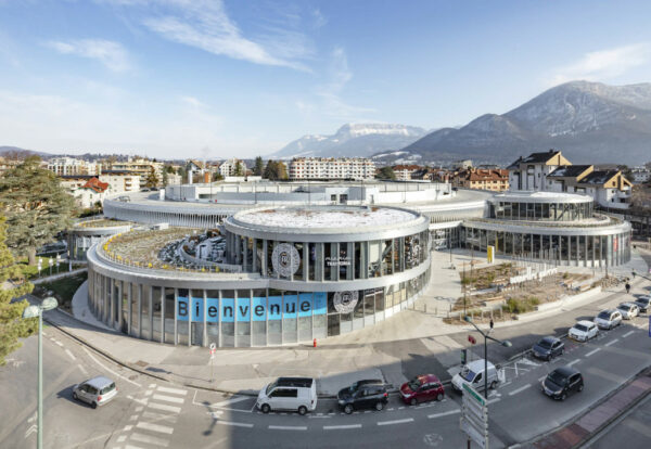 À Annecy, Nouvelles Galeries selon Manuelle Gautrand